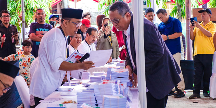 Pastikan Kesiapan Pemilu di Tangsel, Benyamin Ikuti Simulasi Pemungutan ...