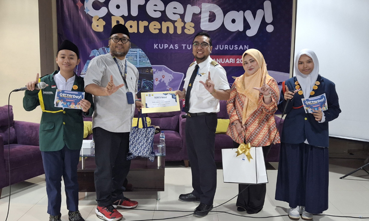 Gelar Career and Parent’s Day, SMP Labschool Buka Wawasan Profesi dan ...